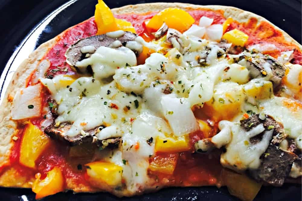 Veggie Flatbread - My New Favorite Lunch - Merry About Town