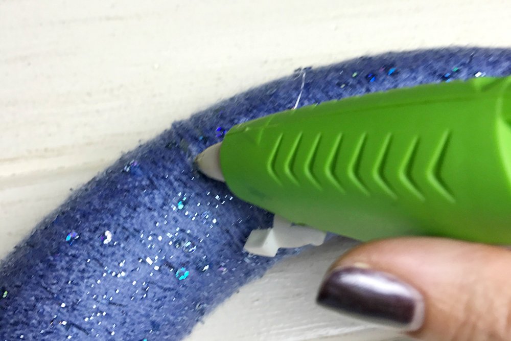 Easy Snowflake Yarn Wreath Tutorial - Merry About Town